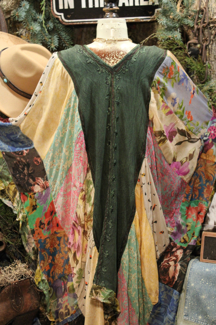 Bohemian Patchwork Threads Basil Poncho – Farm Girls Fancy Frills