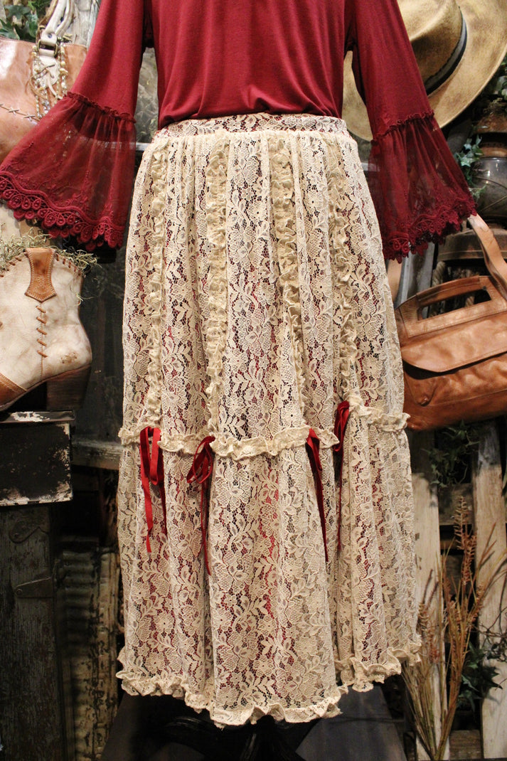 Fallen Frails Lace Skirt – Farm Girls Fancy Frills