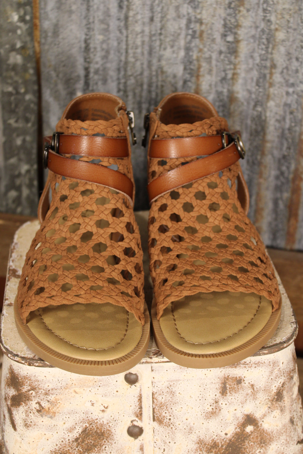 Anuella Cognac Sandals – Farm Girls Fancy Frills